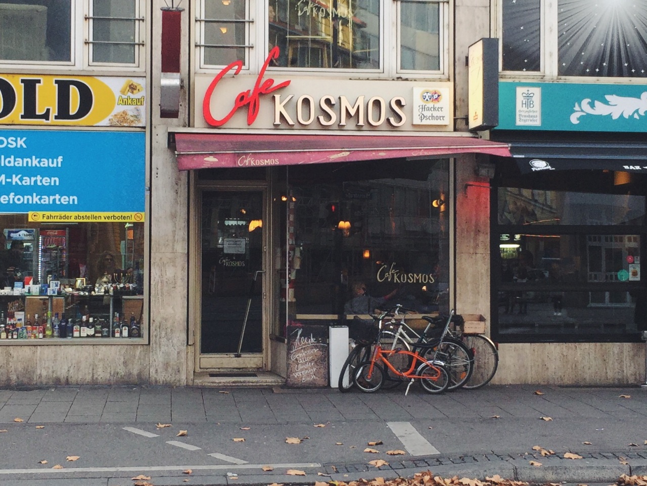 Cafe Kosmos | kollekkt